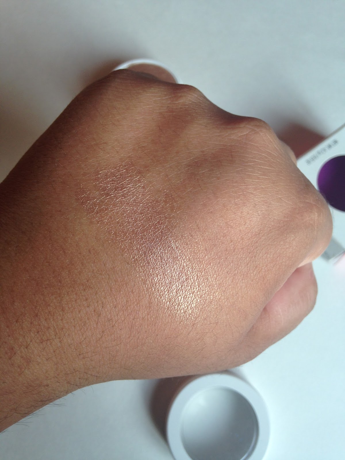 Makeup Check: ColourPop: Super Shock Highlighter in Wisp Review