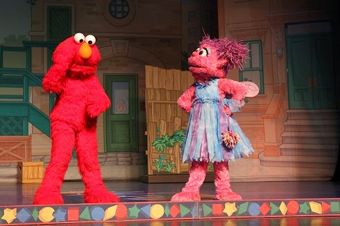 www.mieranadhirah.com: SESAME STREET LIVE - ELMO MAKES MUSIC
