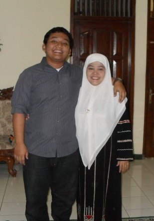 maikhsani: Zakiah Nurmala, Ganesh Thakur, dan JJ. Arps