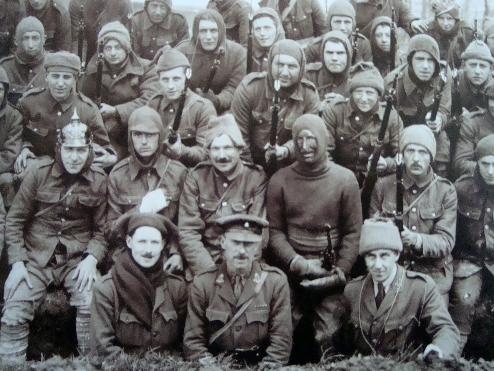 Roundwood's World: “Smack and Back” - British Trench Raiders 1917