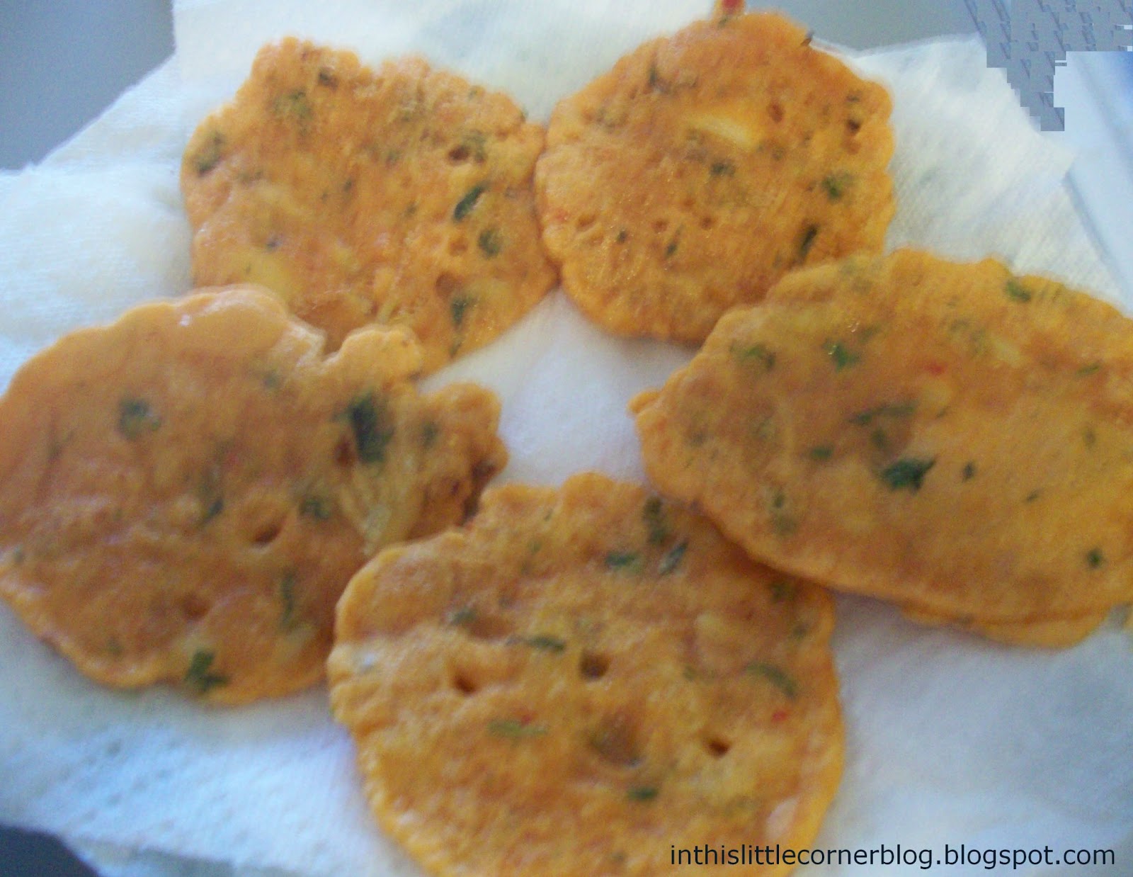 In this little corner: Recipe - Bacalaitos Fritos (Codfish fritters)