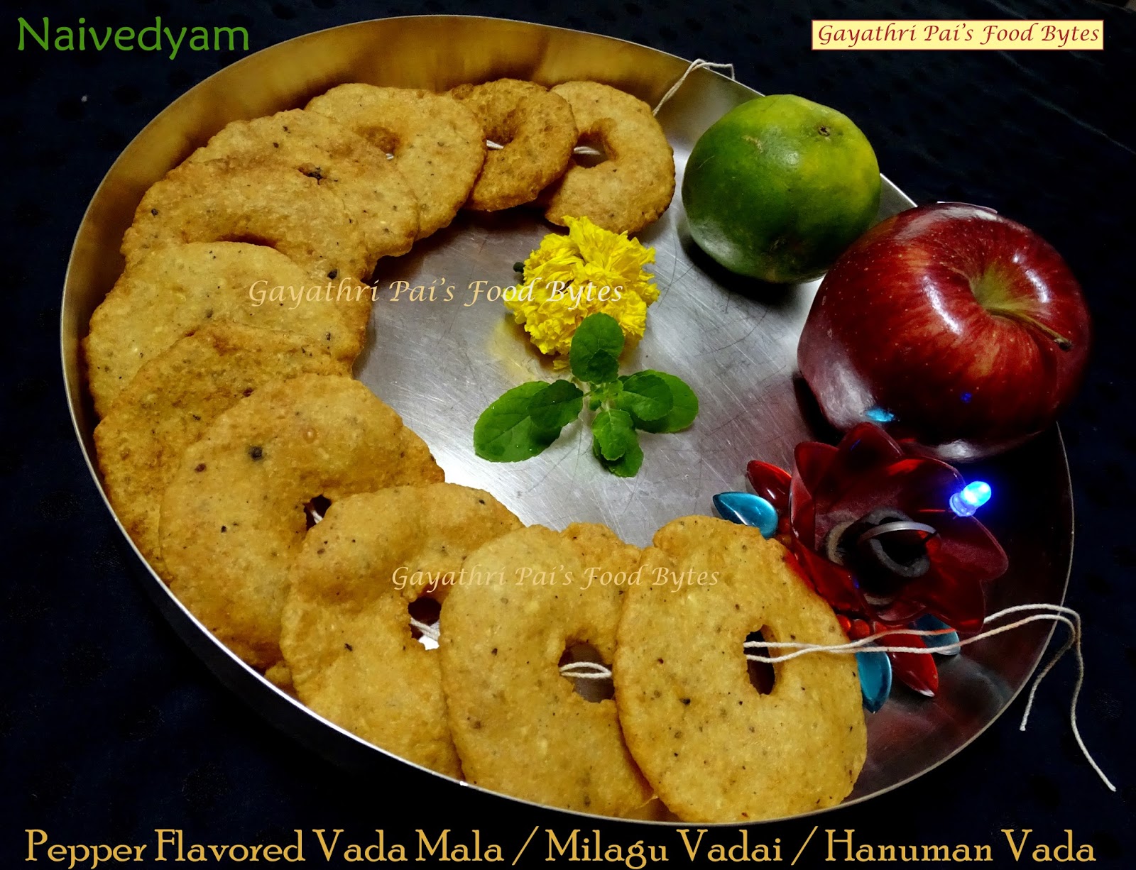 Gayathri Pai's Food Bytes: Pepper Flavored Vada Mala / Milagu Vadai ...