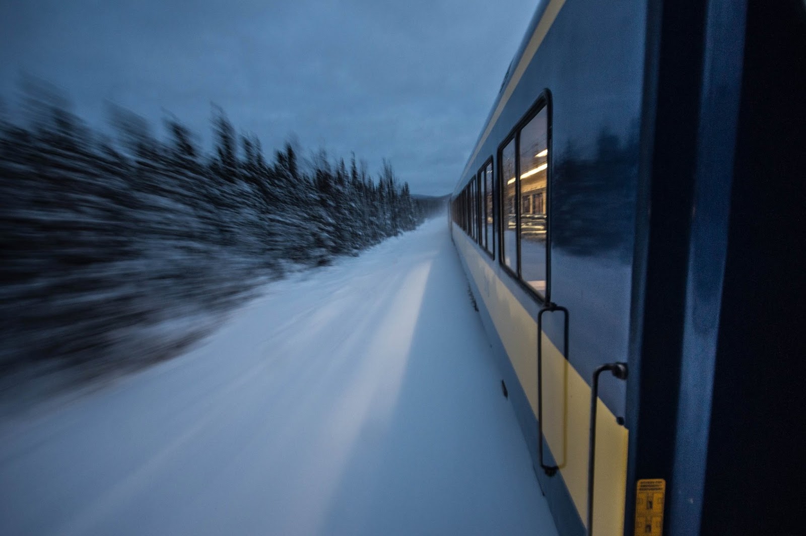 背著黑盒子旅行的寒體物種: 【旅行】令人屏息 - 阿拉斯加極光列車 Alaska Railroad - Aurora Winter Train