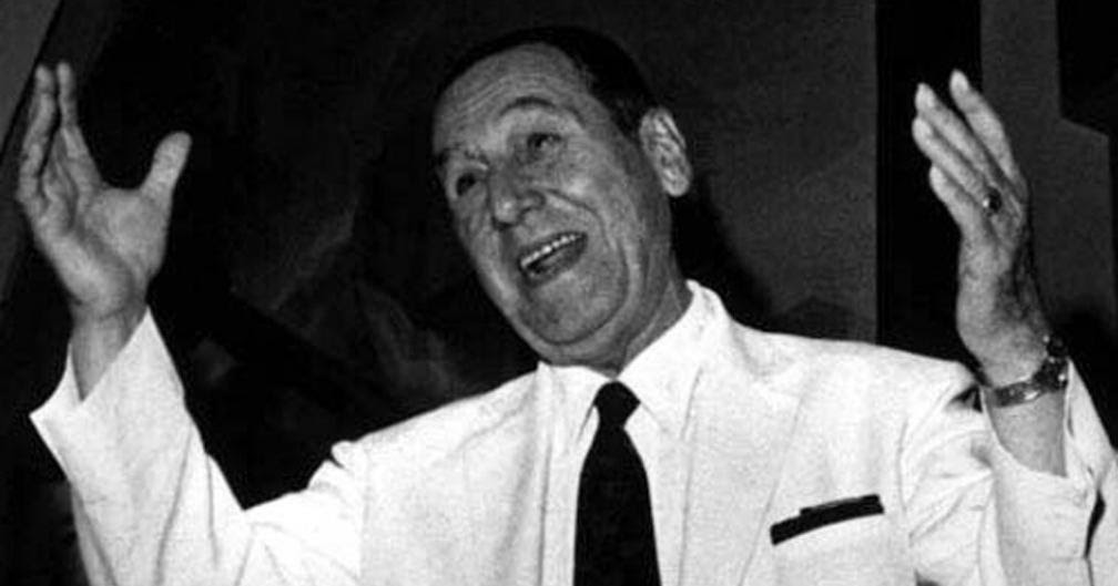 Viva Perón, ¿cuál de ellos? - la retaguardia