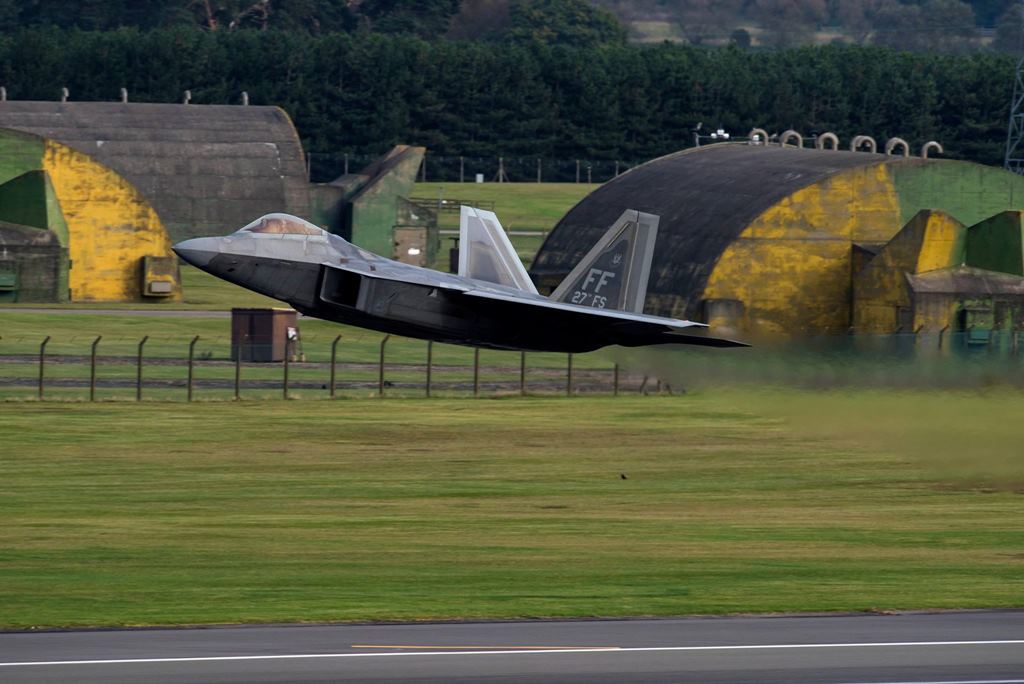 RAF PILOT FLIES F-22 RAPTOR - Blog Before Flight - Aerospace and ...