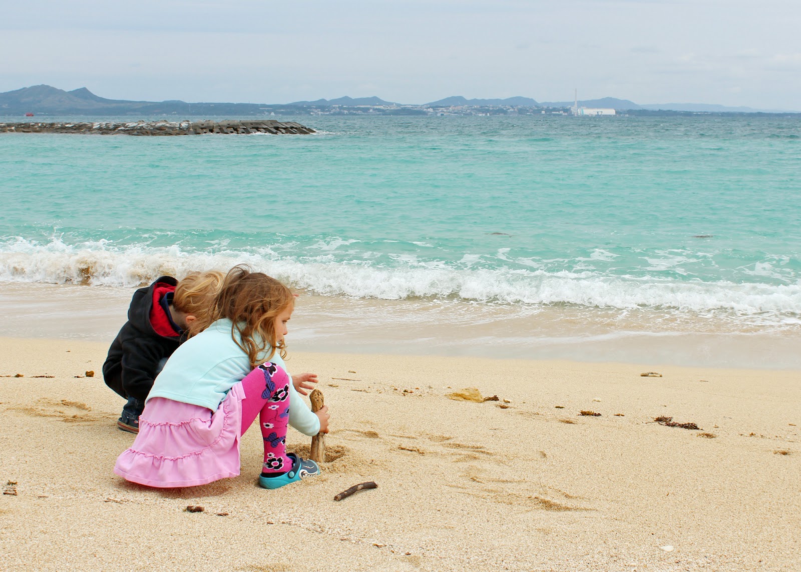 Enjoying Life With 4 Kids: A Visit to Uken Beach