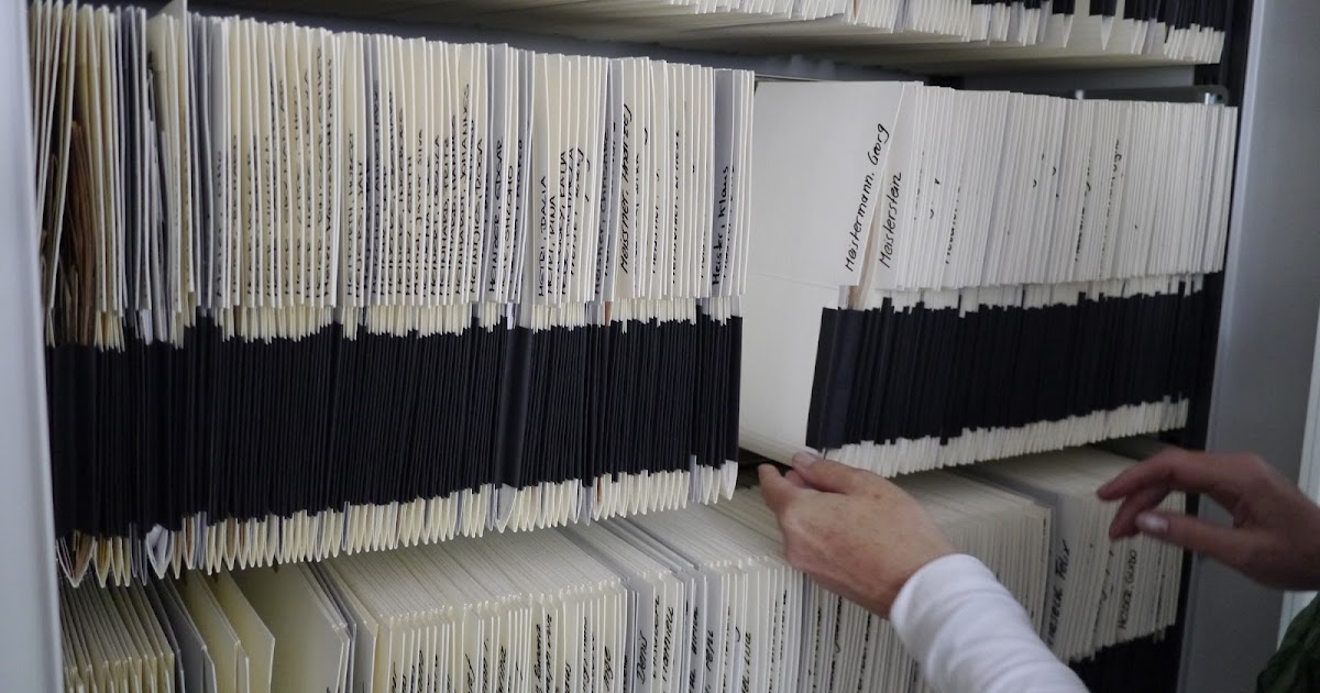 ArtLibraryCrawl: dOCUMENTA Archiv and Research Library: Artist Files