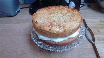 Cakes of the World - Bienenstich