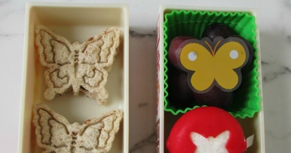 Bento School Lunches : Butterfly Stamped Sandwiches and Music Notes Lunch