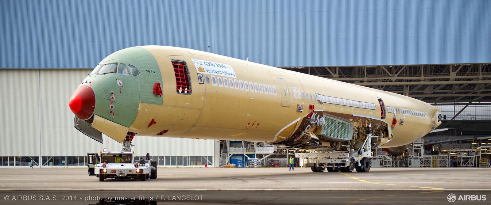 A350 XWB News: Vietnam Airlines first A350-900s in the FAL