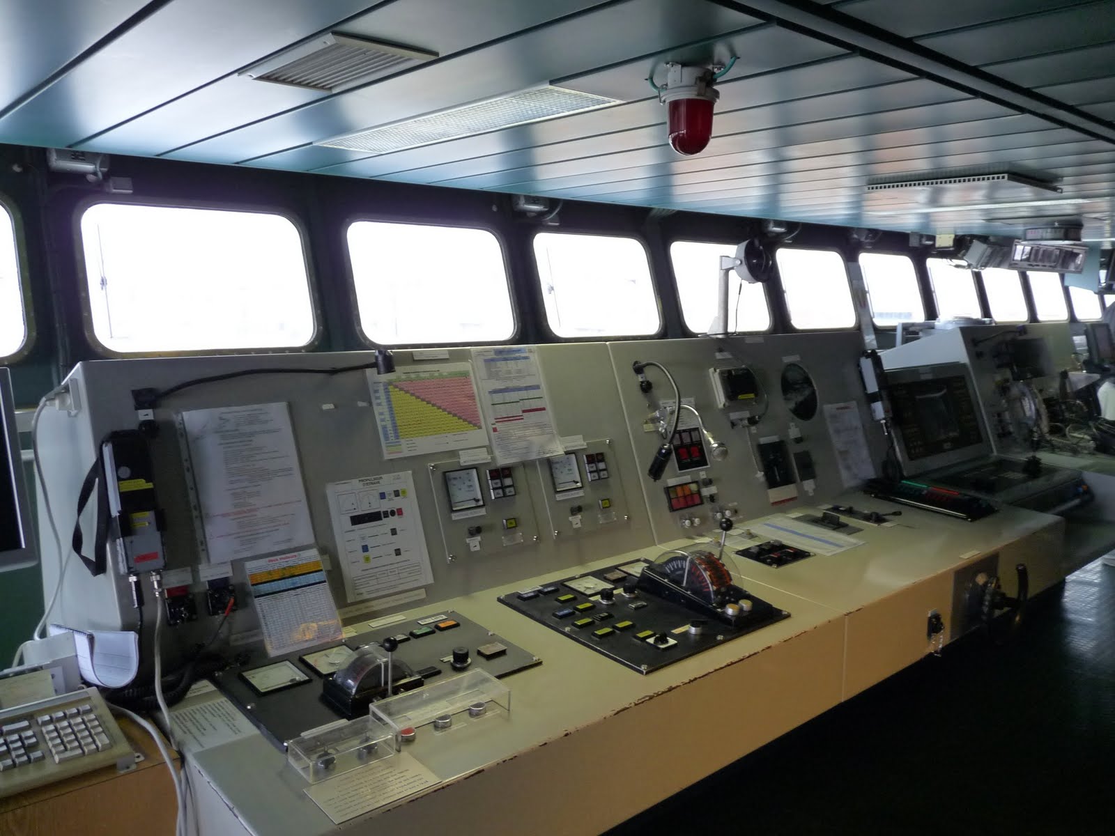 Au gré des jours en Uruguay...: Visite du ''Monge" de la Marine ...