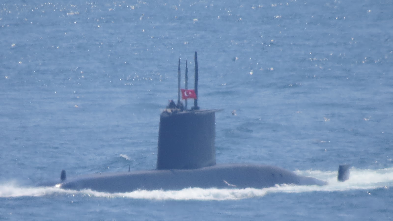WARSHIPS ON THE BOSPHORUS: TURKISH SUBMARINE Type 209/1400