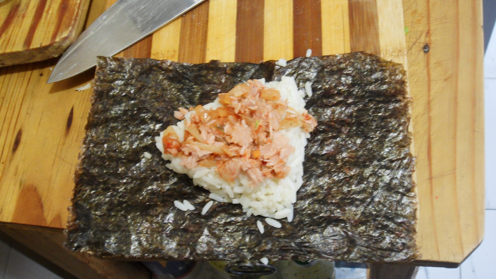 The Julie/Julia/Gisela Project: 삼각김밥 (Samgak Kimbap)