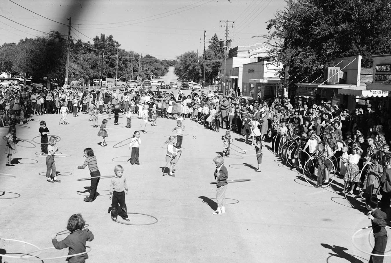 Joe Herring Jr.: The Hula Hoop Craze Hits Kerrville, 1958