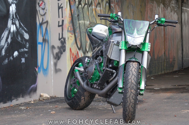 Racing Cafè: Honda RC51 Custom Streetfighter by FOH Cycle Fabrication