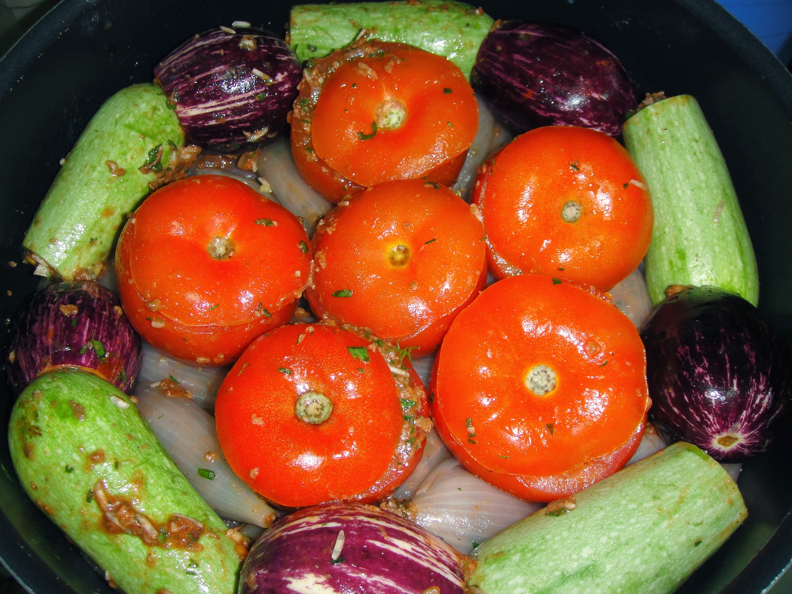 Maryam's Culinary Wonders: 525. Iraqi Dolma