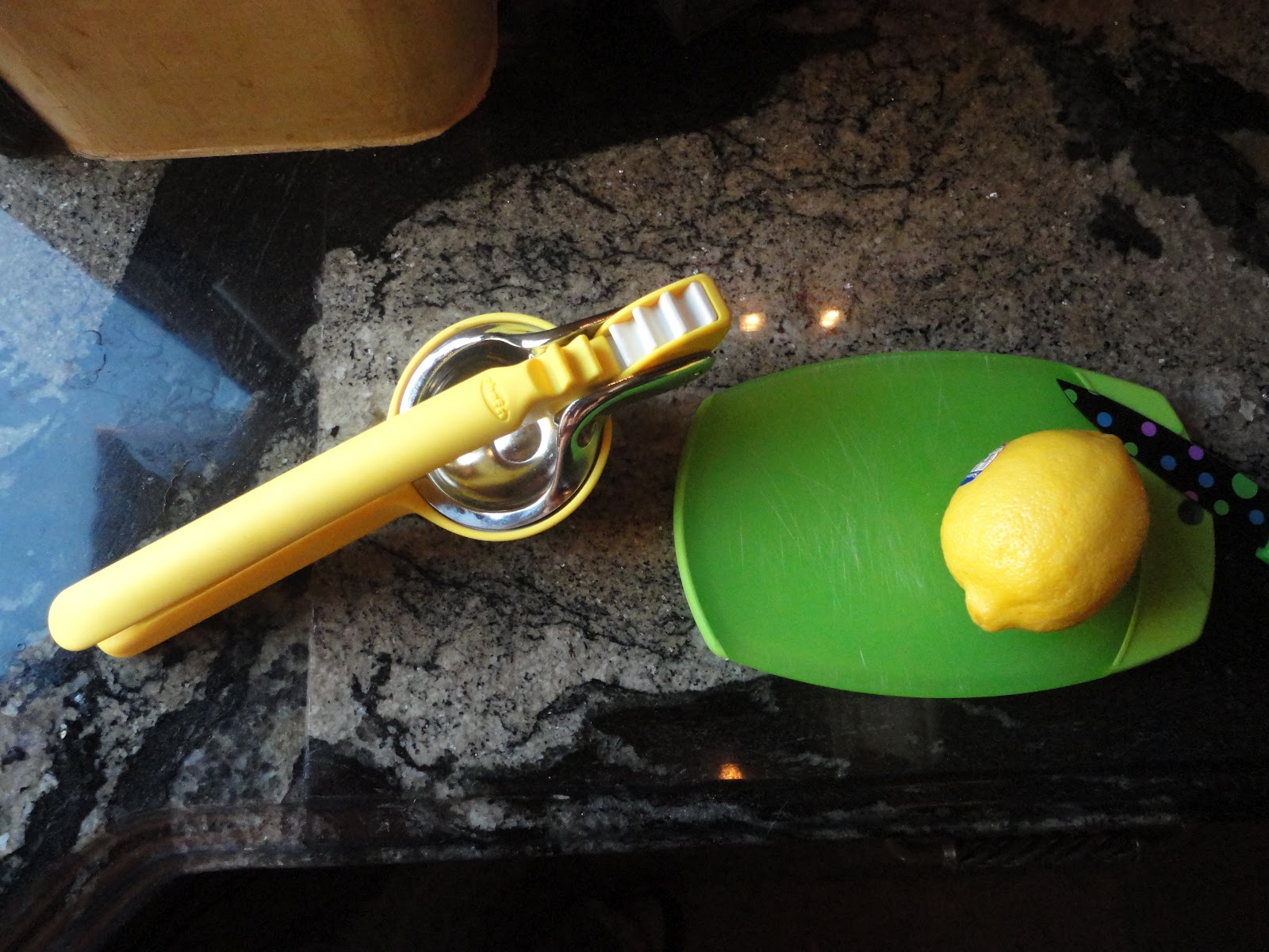 Sew what's cooking with Joan!: JJ's Easy Lemon Bars-What Can I Bring??