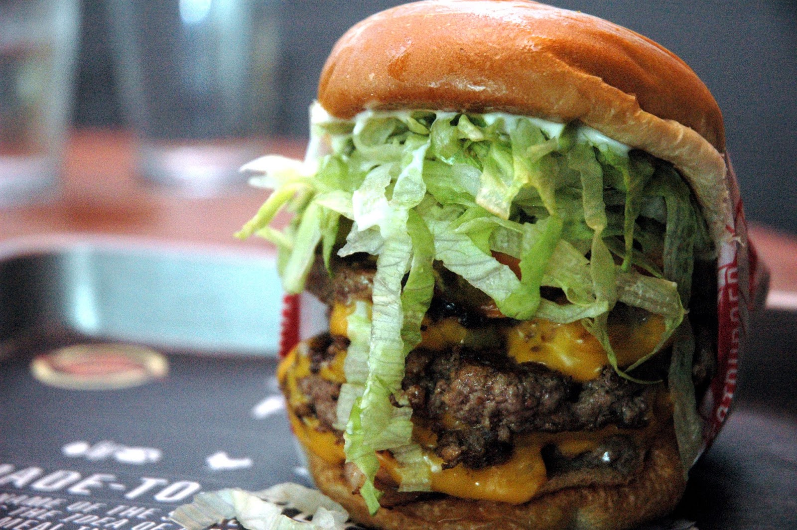 DUDE FOR FOOD: Fatburger: The Last Great Hamburger Stand Opens in Manila