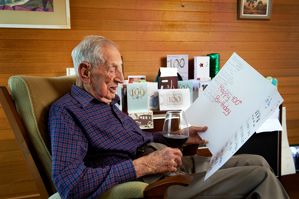 d r i n k s t e r: BECKWITH TAPES: WHO EMPLOYED MAX?