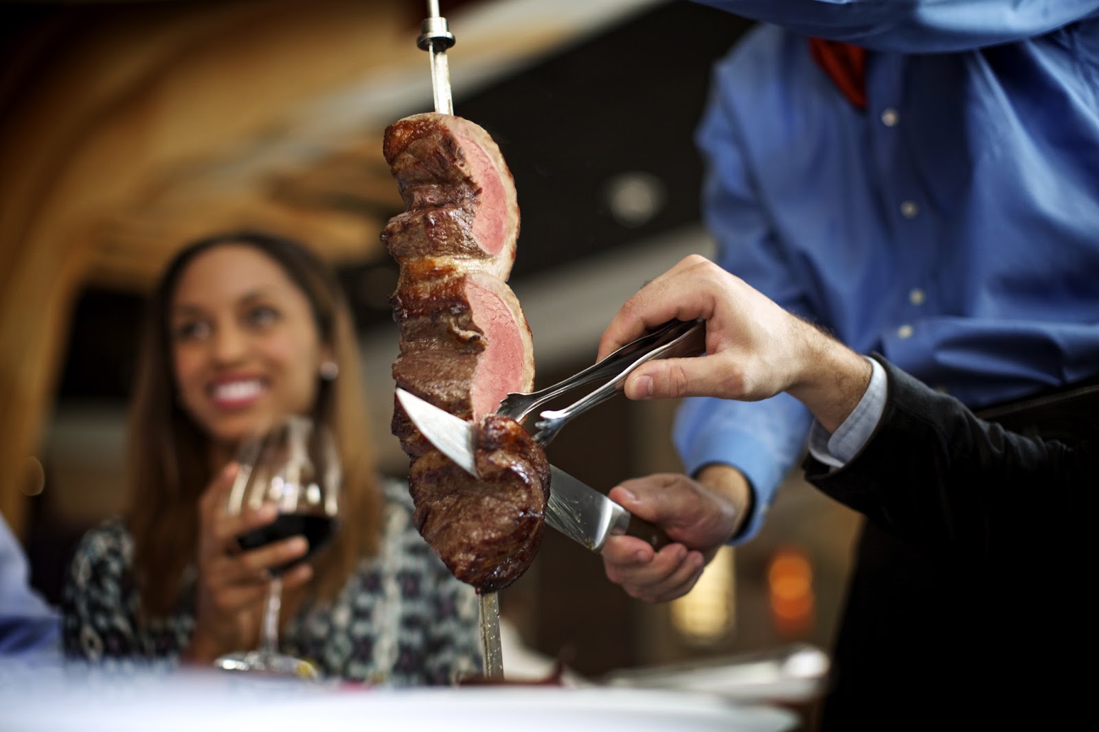 Churrascaria oferece rodízio completo para MULHERES por R$90 – NINKASI ...