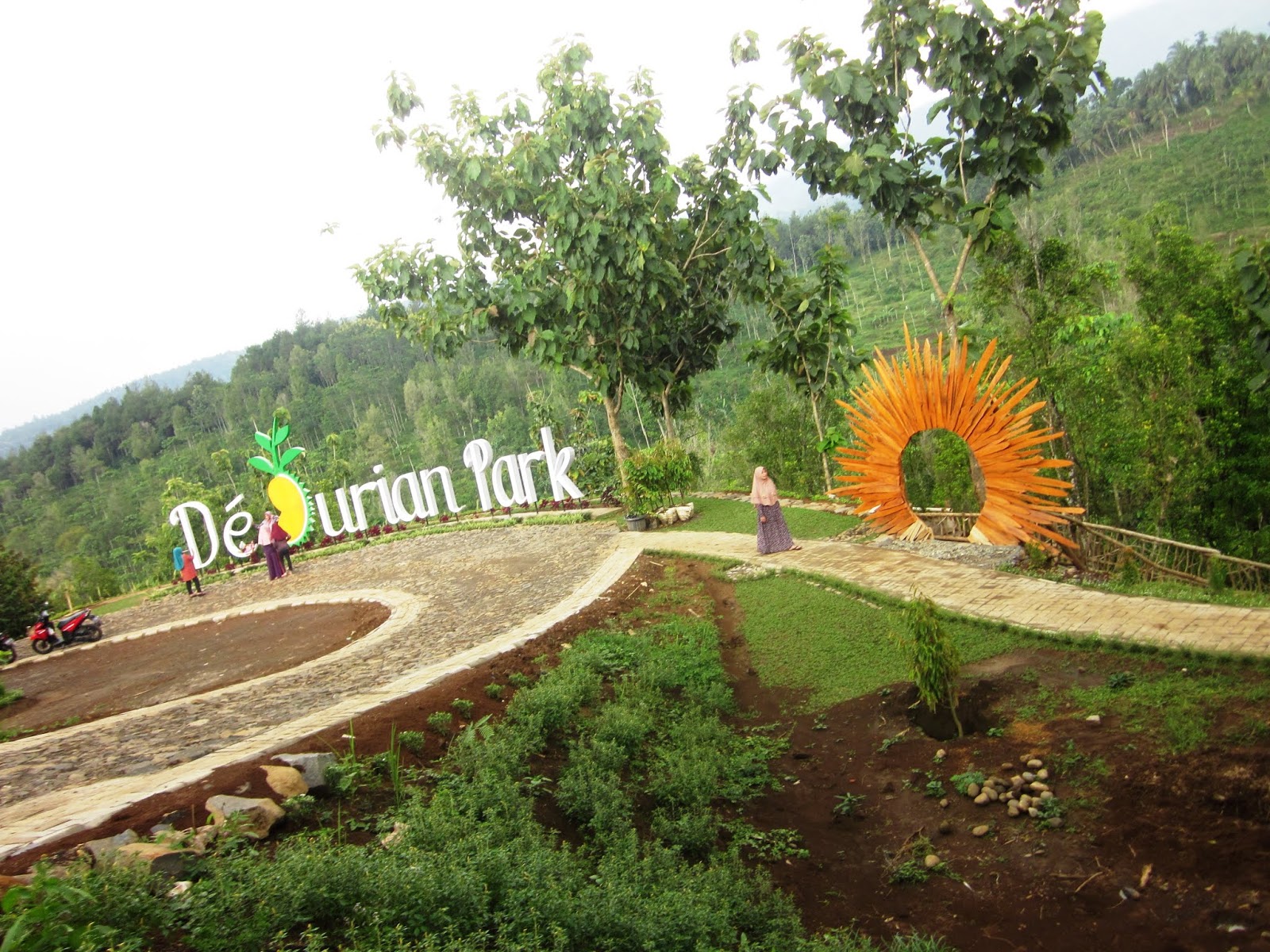 jombang city guide: De Durian Park : Wujud Nyata Wisata Kebun Durian Wonosalam