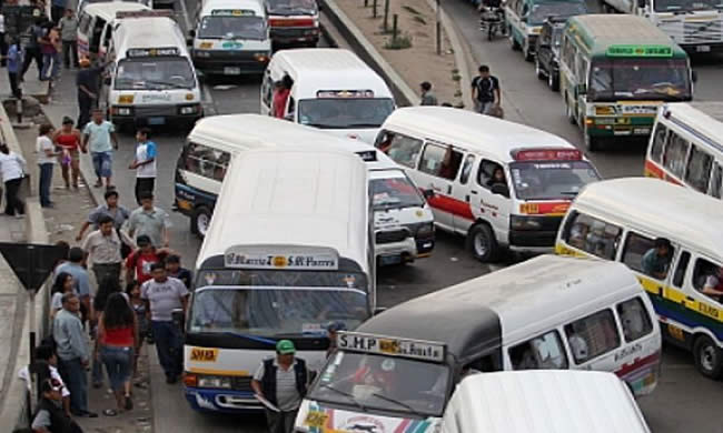 ERASMUS PERUANO: Los autobuses en Lima ! Qué locura
