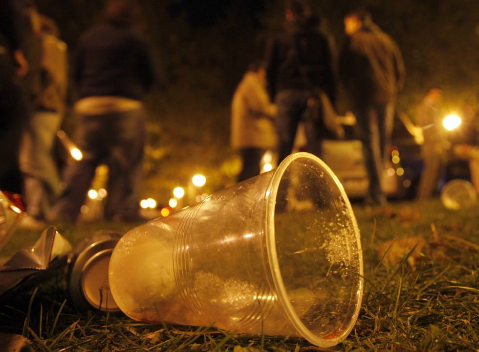 Centro Salud Sacedón: Botellón