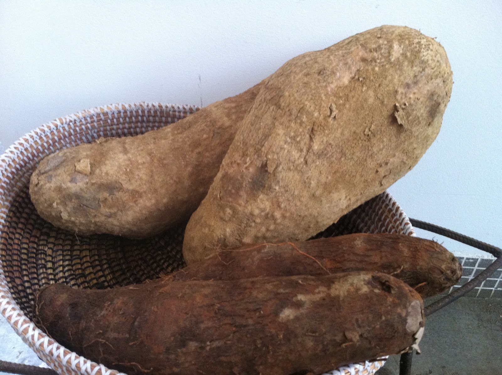 come-se: Cará e Inhame. Coluna Nhac do caderno Paladar edição de 25/07/2013