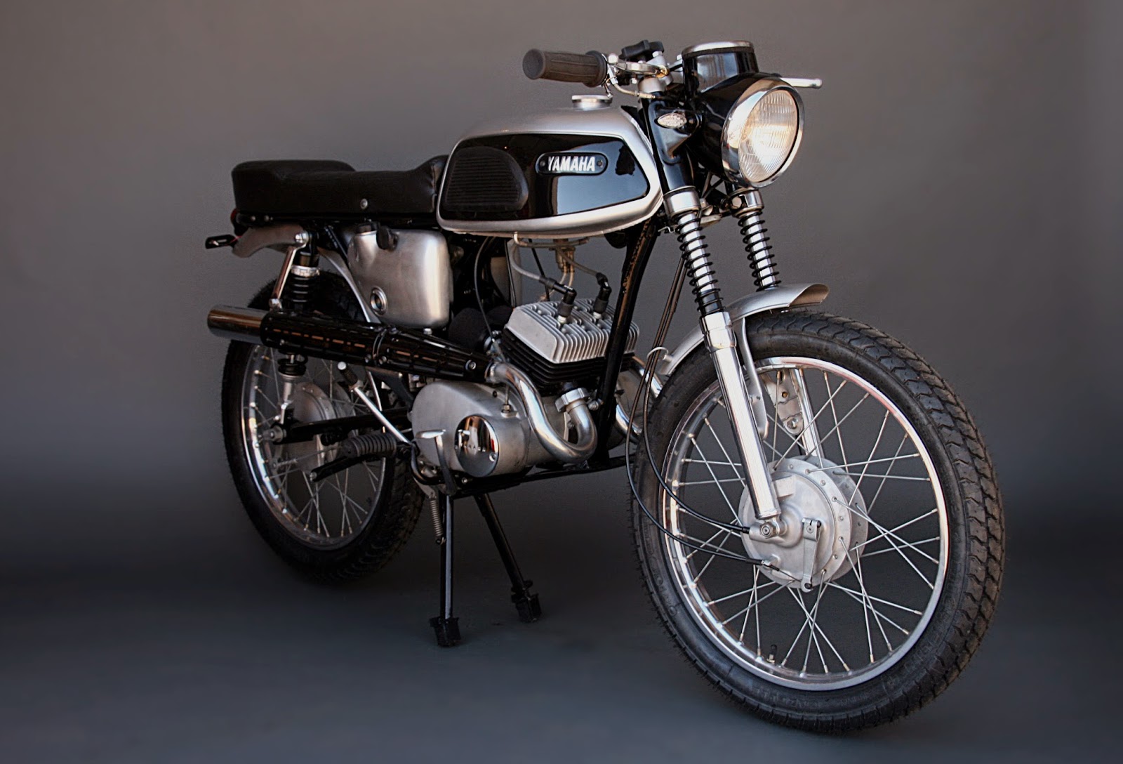 Rusty Bolt Garage: 1968 YAMAHA AS1-C Street Scrambler