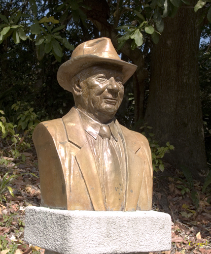 Estatuas de Caracas: Dr. Tobías Lasser