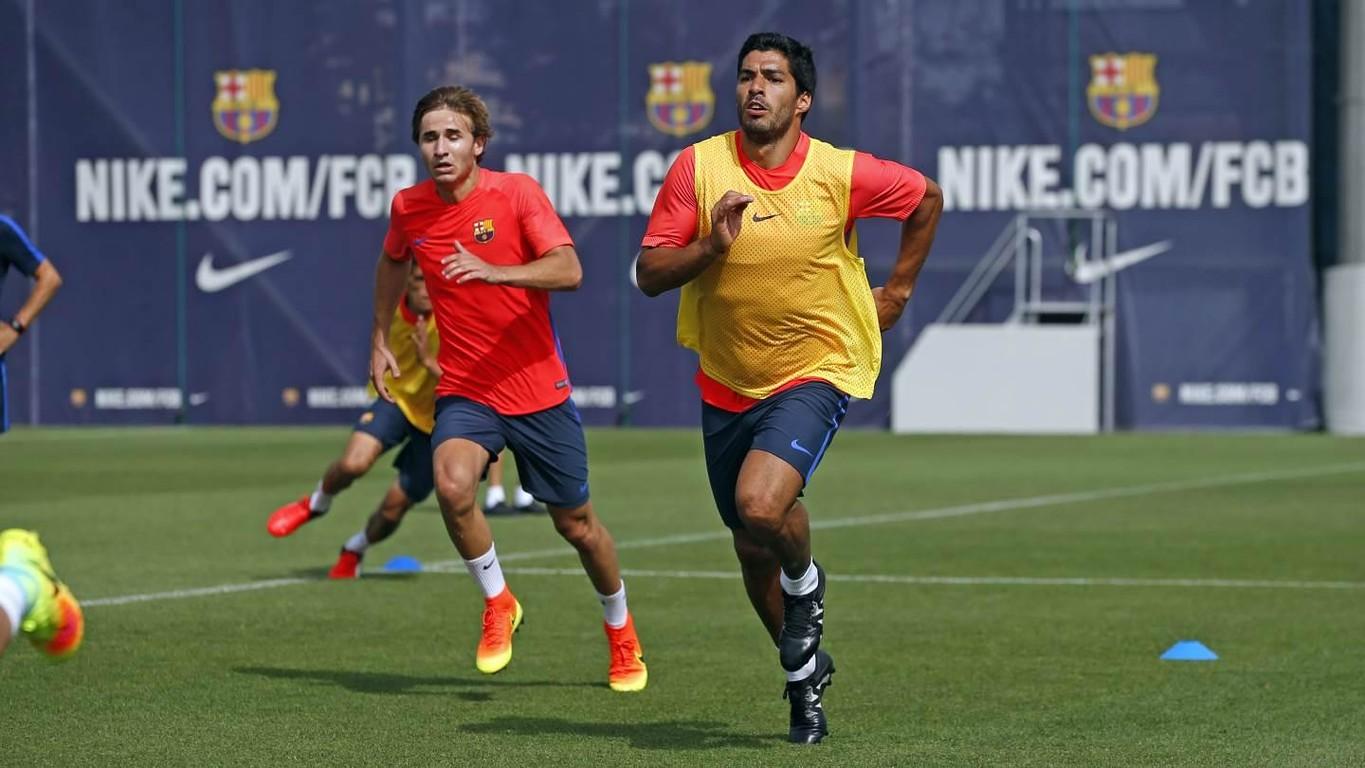 Luis Suárez Trains in Blackout Adidas X Boots - Footy Headlines