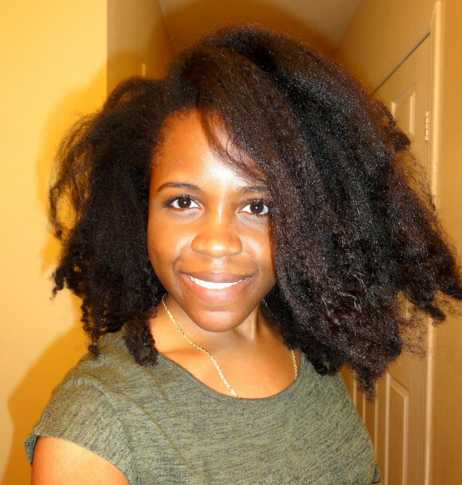 Naturally Beautiful Hair: Tia Talks About Natural Hair