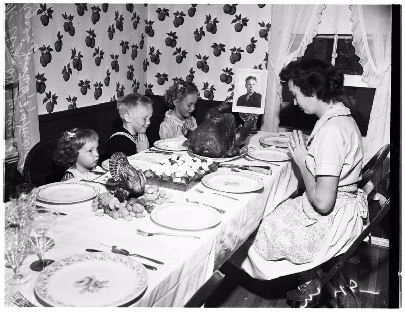 27 Vintage Snapshots That Capture People Posing With Their Grilled ...