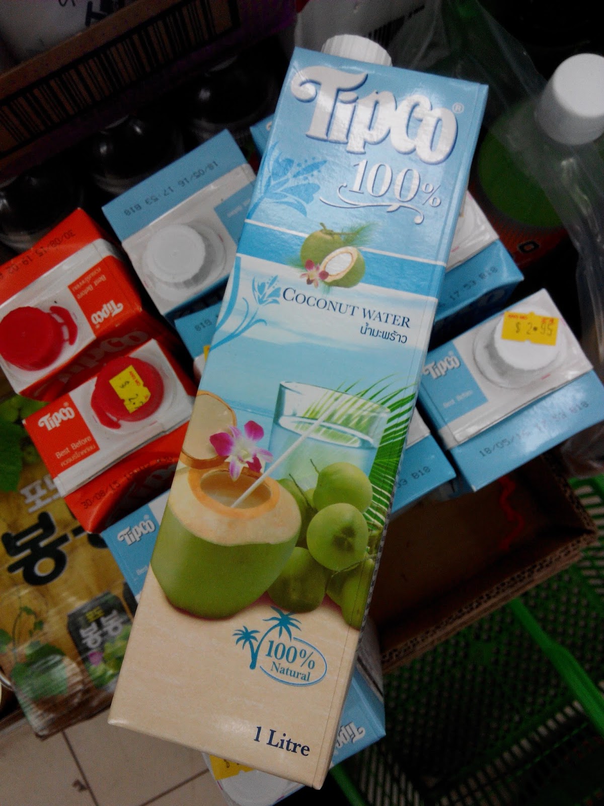 InSaNeT@z: Tipco 100% Coconut Juice