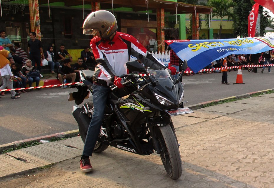 Test ride : Riding position All New Honda CBR 150R Facelift 2016 lebih ...