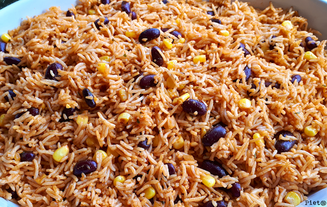 Pieta's hapjes: Arroz moro (rijst met rode kidneybonen en maïs)