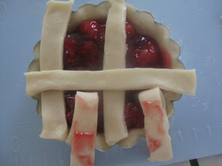 Girl Behind the Apron: Mini Lattice Cherry Pies