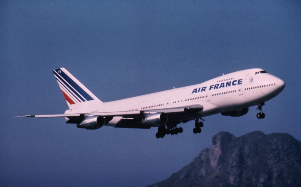 visit world: Air France Jet Charter wallpaper