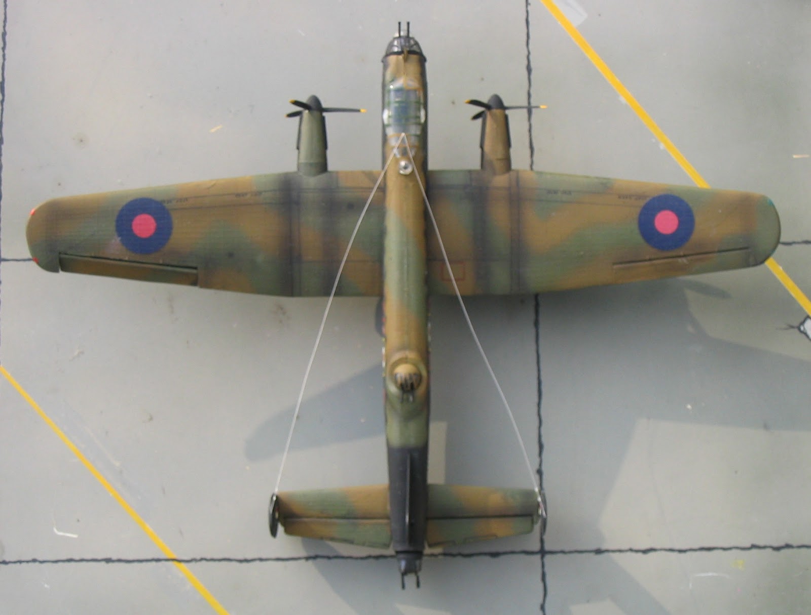 Happyscale-Modellbau: AVRO 679 Manchester - scratch-conversion 1/72