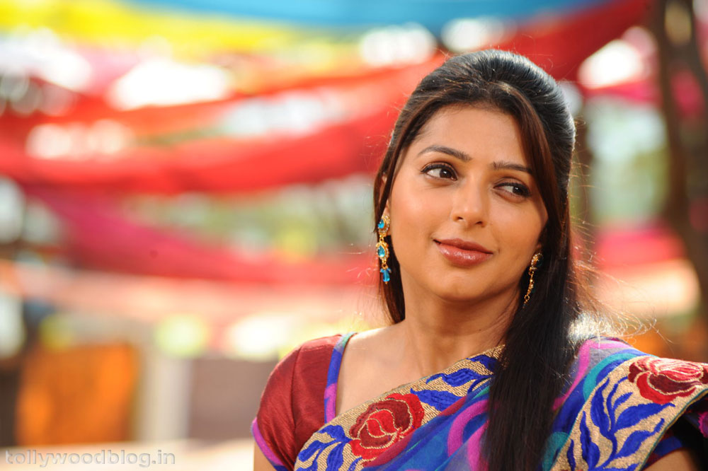 Bhoomika Photos from April fool Movie