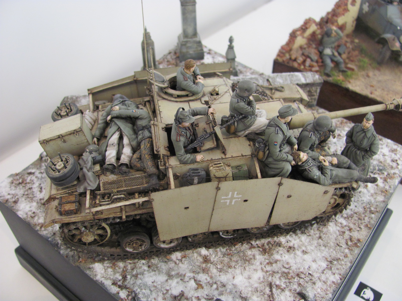 Inside the Armour: And back to the armour in the Euromilitaire 2011 ...