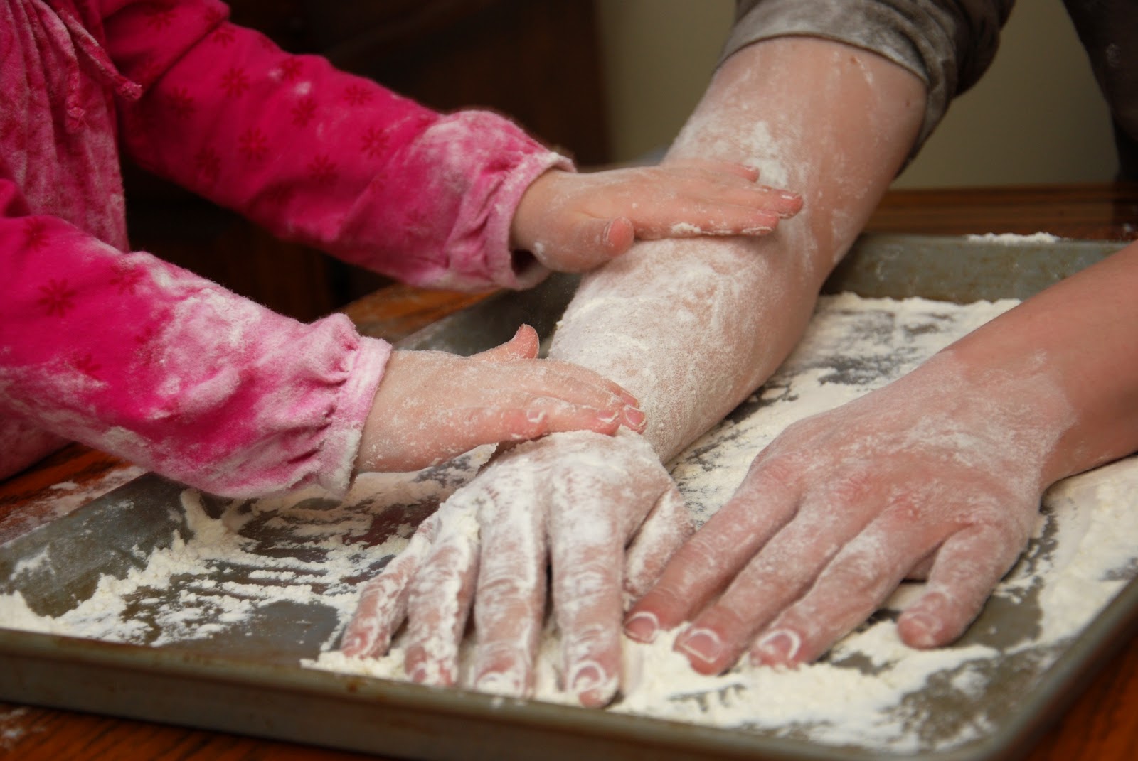 through mommy goggles: flour tray letters