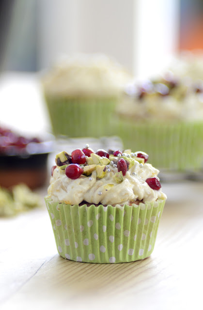 Yasmin Limbert: THE GREAT BRITISH BAKE OFF - WEEK ONE