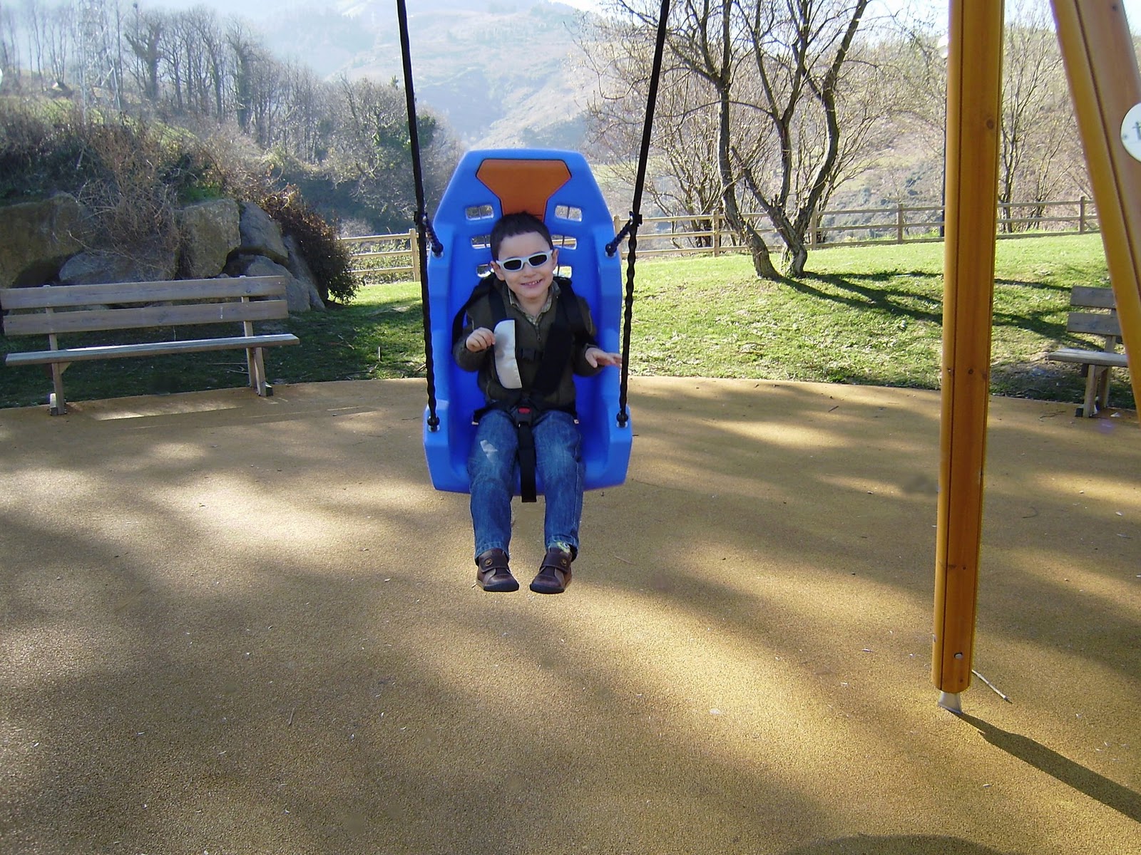 Columpios adaptados para niñ@s con discapacidad: fabricantes y ...