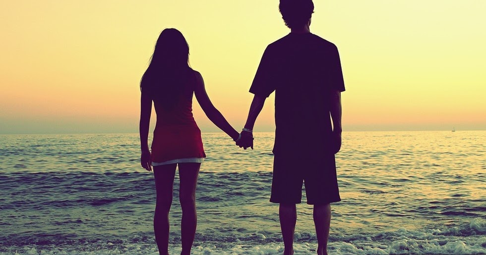 8 Differences Between Loving Someone & Being In Love | KoredeBlog