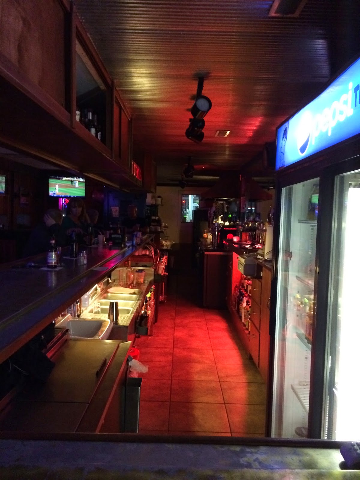 Travels of a Commoner: A commoner reviews The Winery, Decatur, Ill.