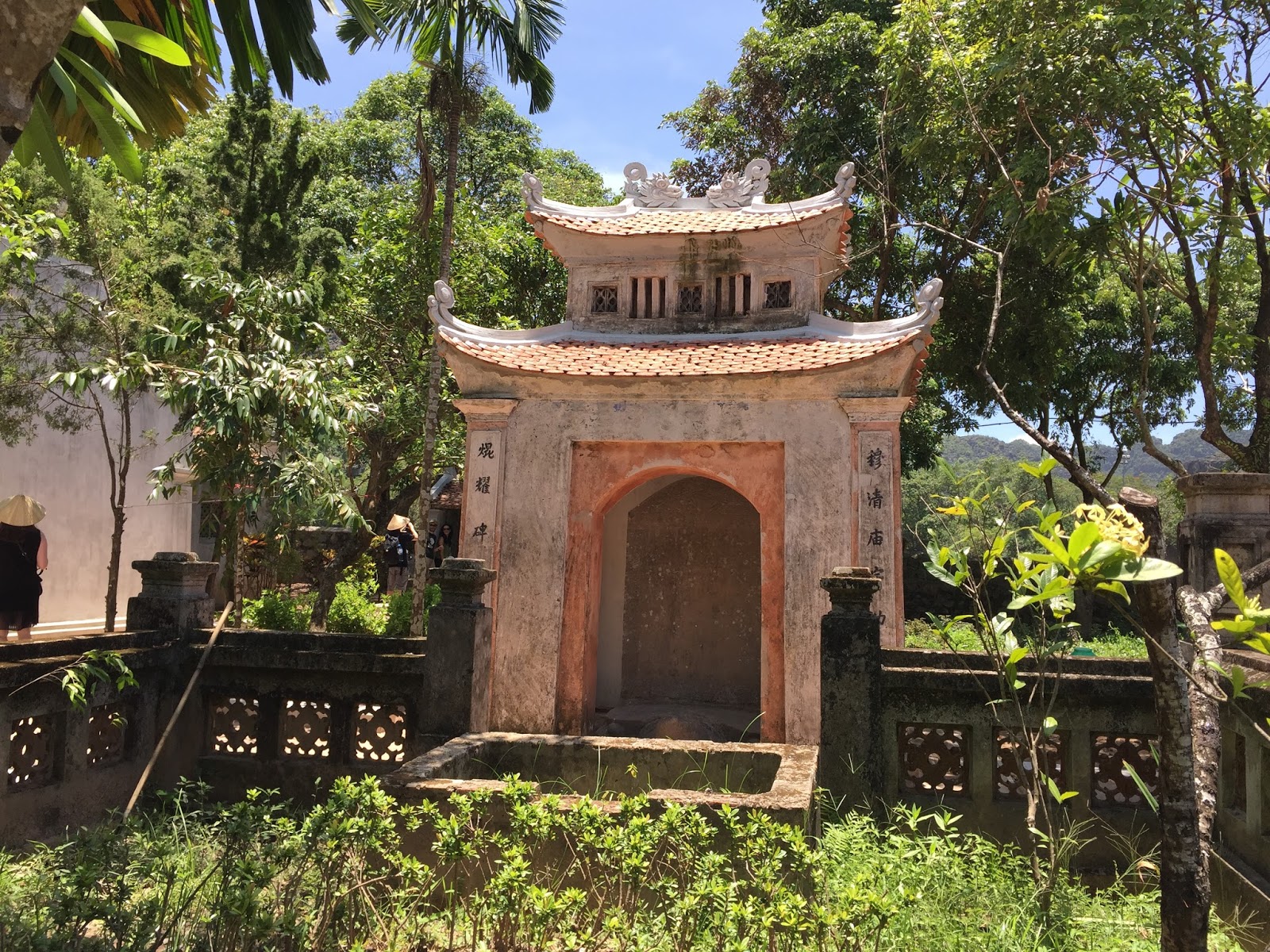 MIRAQUEBÉ: Capitales venidas a menos y paseo en Sampan (Lao Cai - Ha ...
