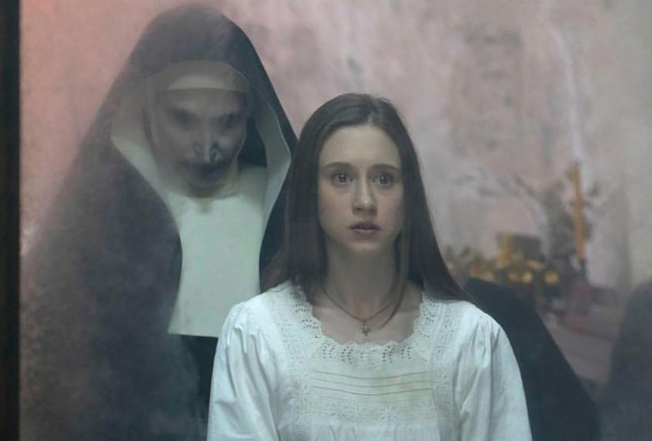 A Freira | Valak aterroriza Taissa Farmiga em nova imagem e pôster do ...