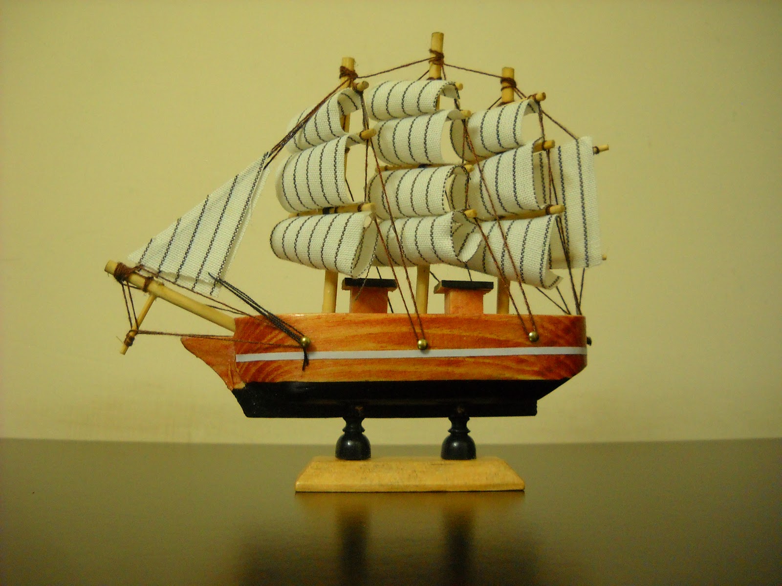 Scale Miniatures Model Making: Wooden Handicrafts