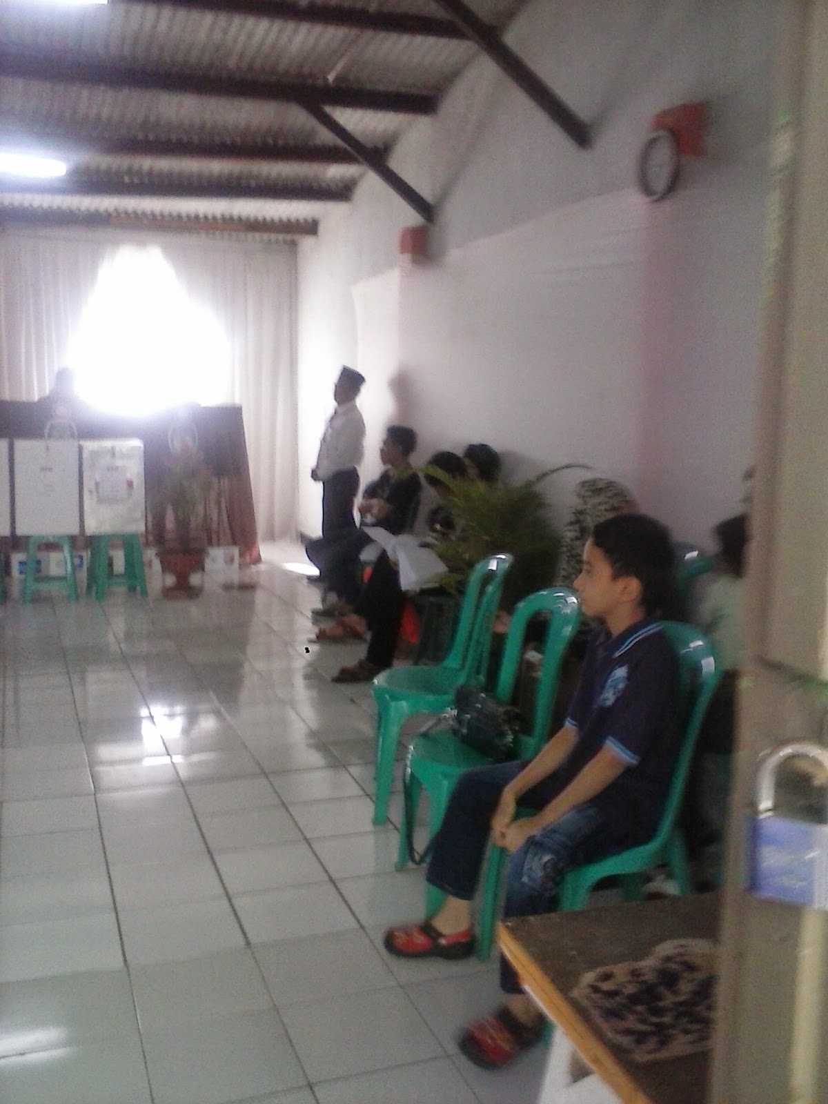 defna nobirianto putera: suasana di tps pemilu legislatif 2014